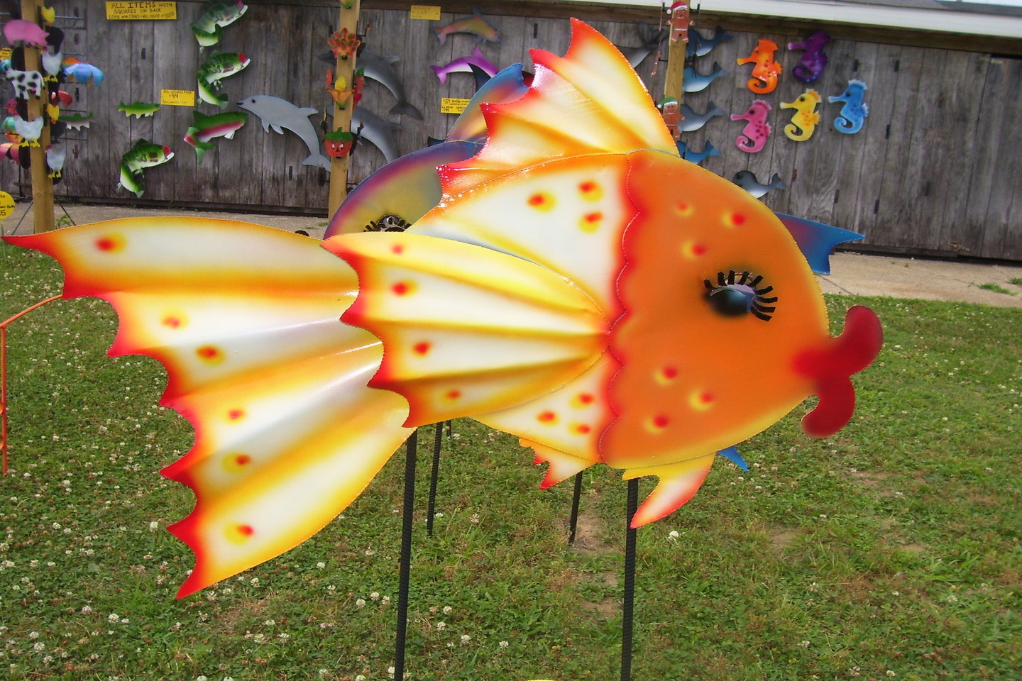 THE COLUMBUS TREE - Yard decorations and Art